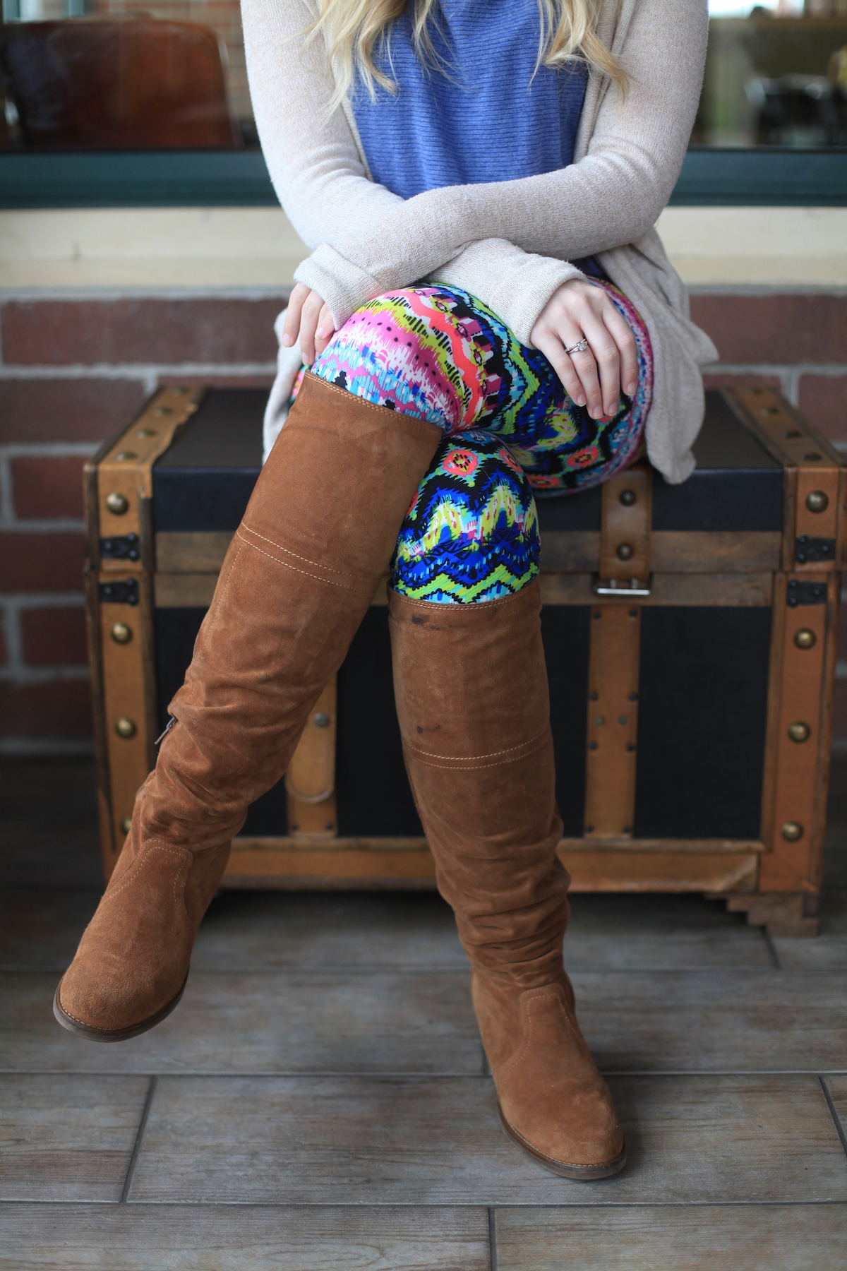 How to Wear Your Patterned Leggings - Allyn Lewis